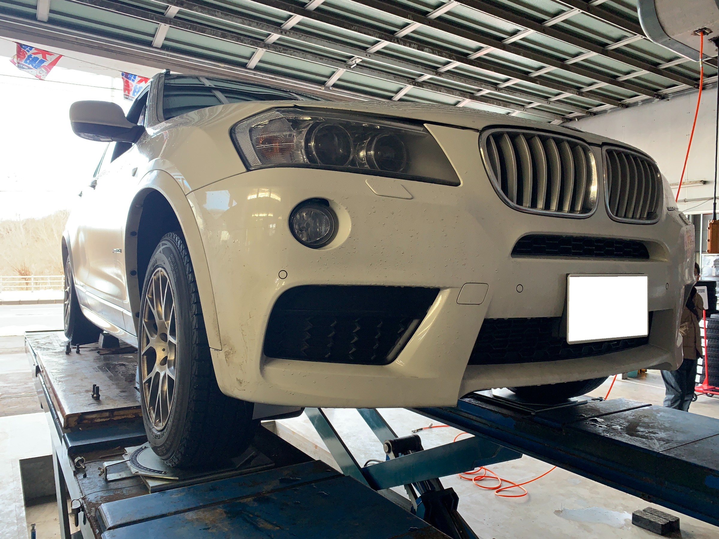 BMW X3(F25) アライメント調整 | タイヤマン藻岩の日常 | ミスタータイヤマン 藻岩店 | 北海道のタイヤ、カー用品ショップ ブリヂストンのタイヤ専門店