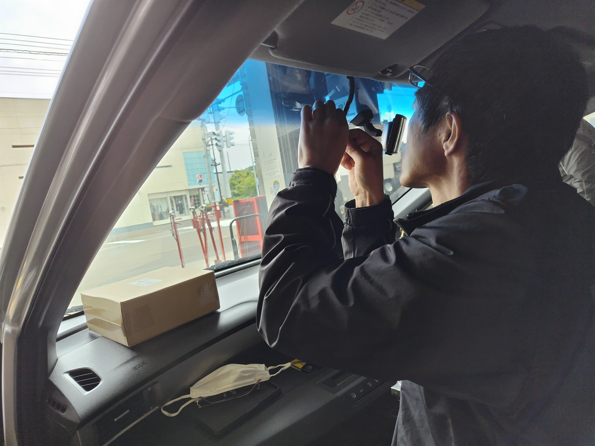 コムテックドラレコ ZDR026 ⇒ ZDR017へ交換!! | タイヤウーマンの日記 | ミスタータイヤマン 広尾店 | 北海道のタイヤ、カー用品ショップ ブリヂストンのタイヤ専門店