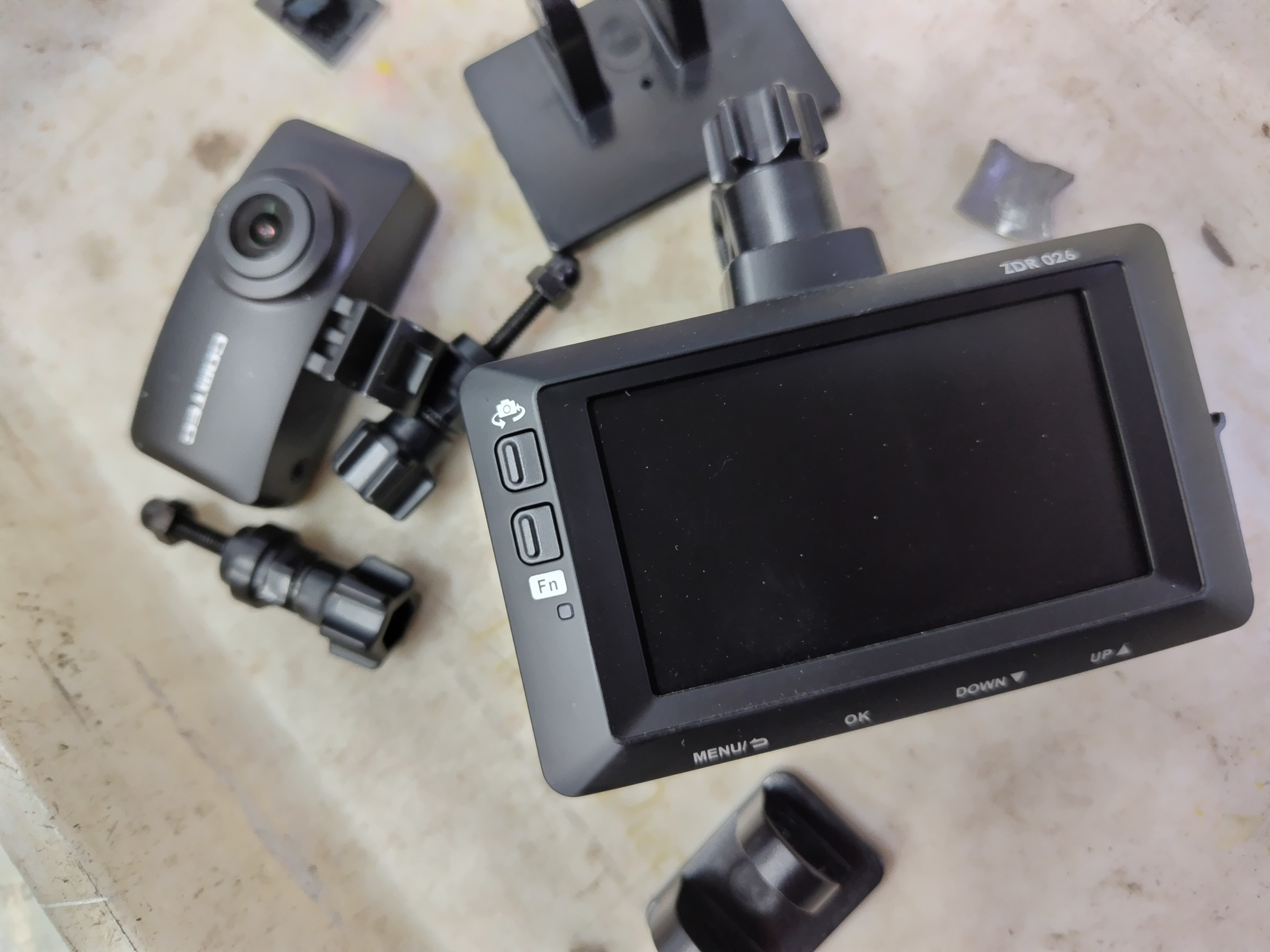 コムテックドラレコ ZDR026 ⇒ ZDR017へ交換!! | タイヤウーマンの日記 | ミスタータイヤマン 広尾店 | 北海道のタイヤ、カー用品ショップ ブリヂストンのタイヤ専門店