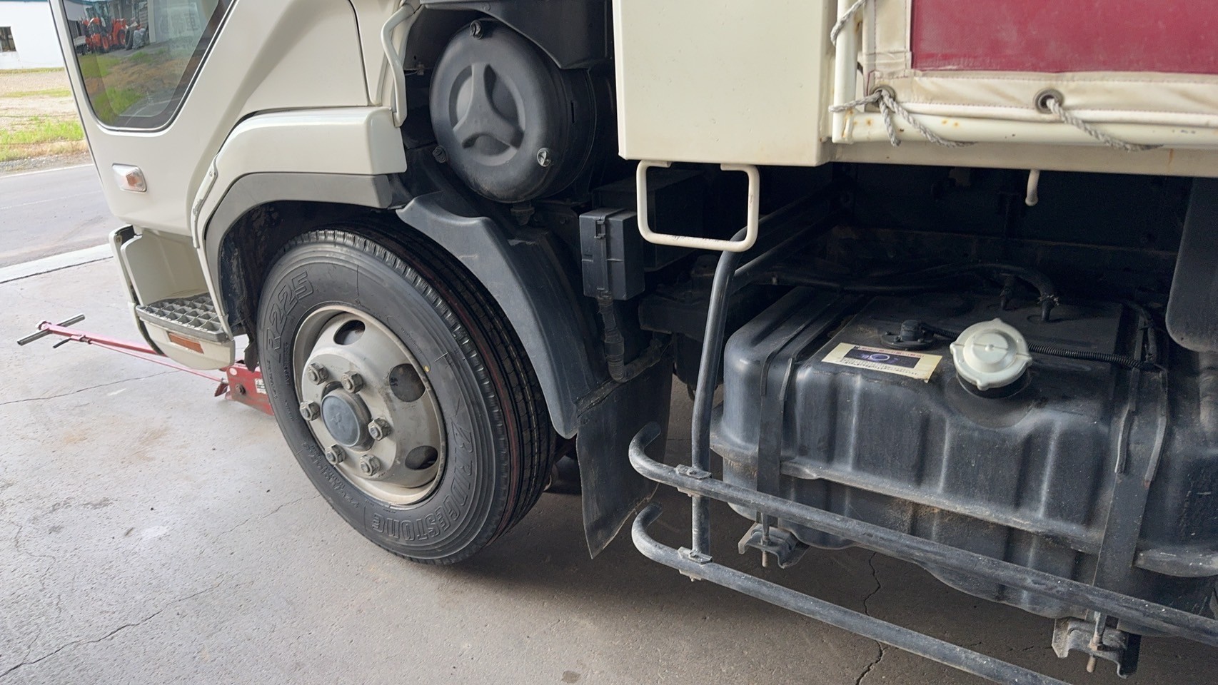 トラック用タイヤ R225 | 漆原タイヤ作業日報 | ミスタータイヤマン 美幌店 | タイヤ、カー用品ショップ ブリヂストンのタイヤ専門店