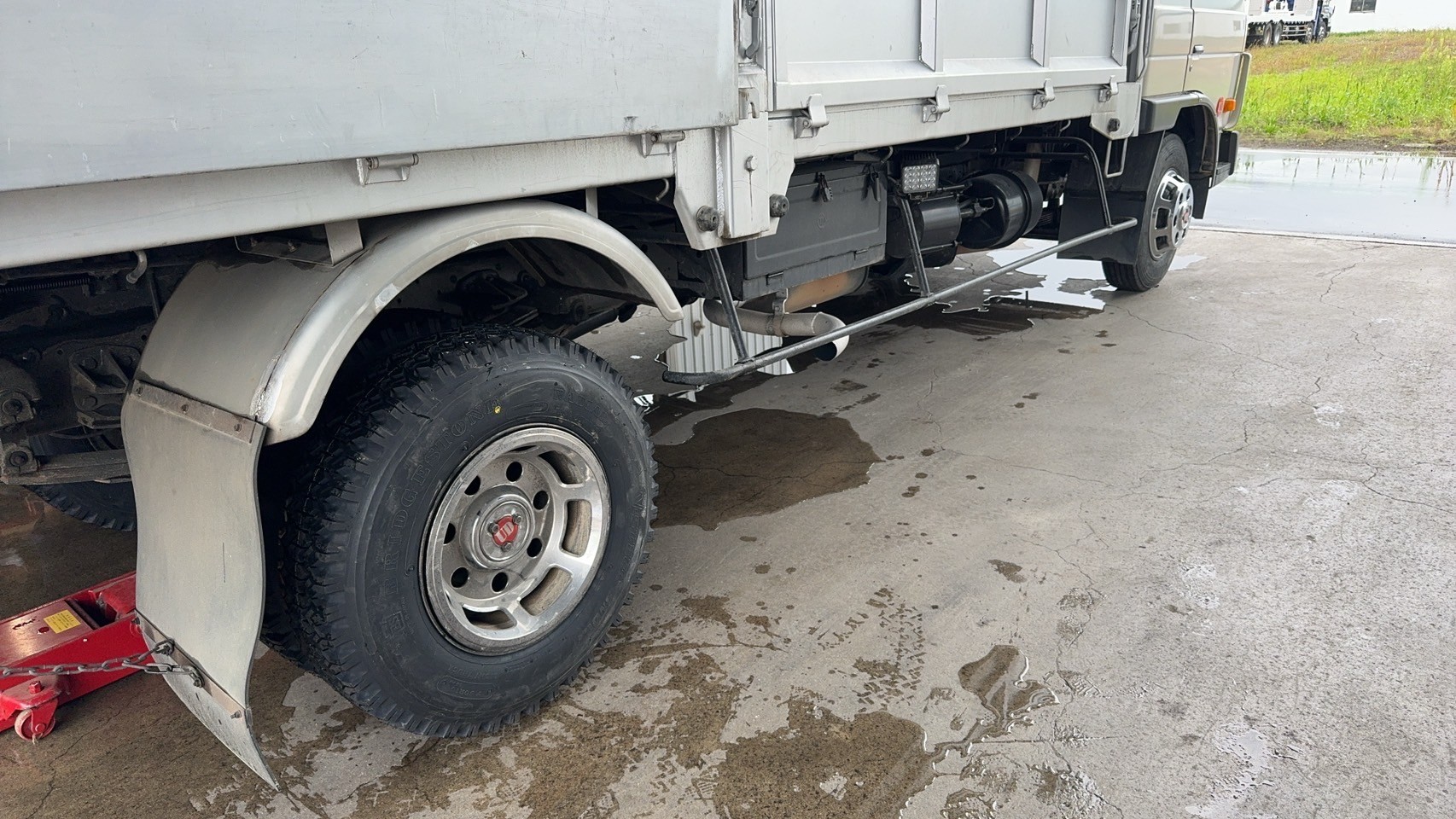 ブリヂストンR225 | 漆原タイヤ作業日報 | ミスタータイヤマン 美幌店 | タイヤ、カー用品ショップ ブリヂストンのタイヤ専門店